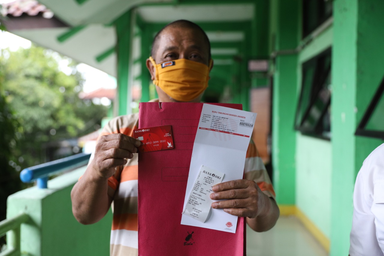 Walau Belum Di Vaksin Warga Jakarta Utara Tetap Dapat Bansos Terbit